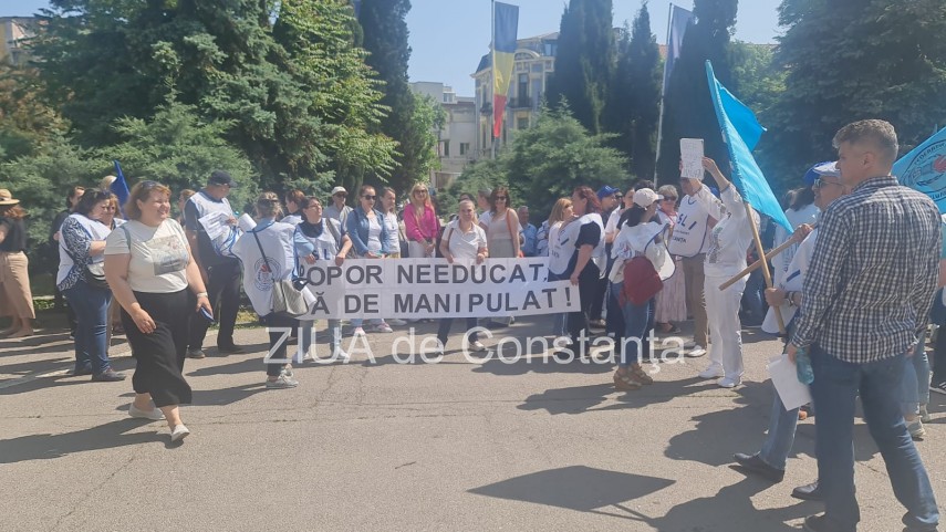 Profesorii anunţă că vor continua greva, nemulţumiţi de oferta Guvernului