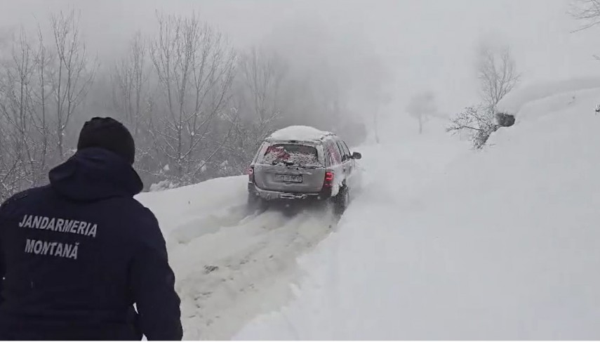 Misiune dificilă în Hunedoara: Jandarmii au străbătut 30 km, prin ...