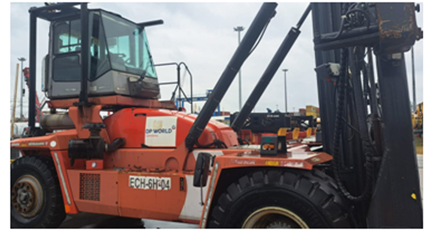 Constanța South Container Terminal SRL scoate la vânzare un stivuitor ...